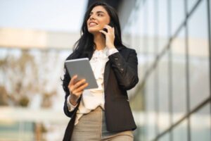 23 Signs of High Vibration People (Can You Resonate With Them?)